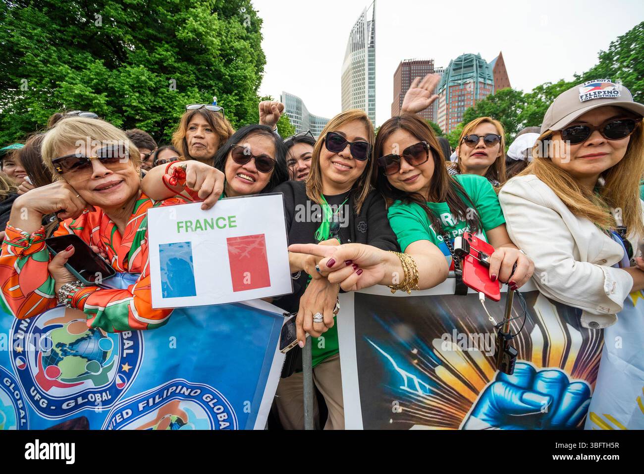 Female supporters of Vice President Sara Duterte seen during a rally ...
