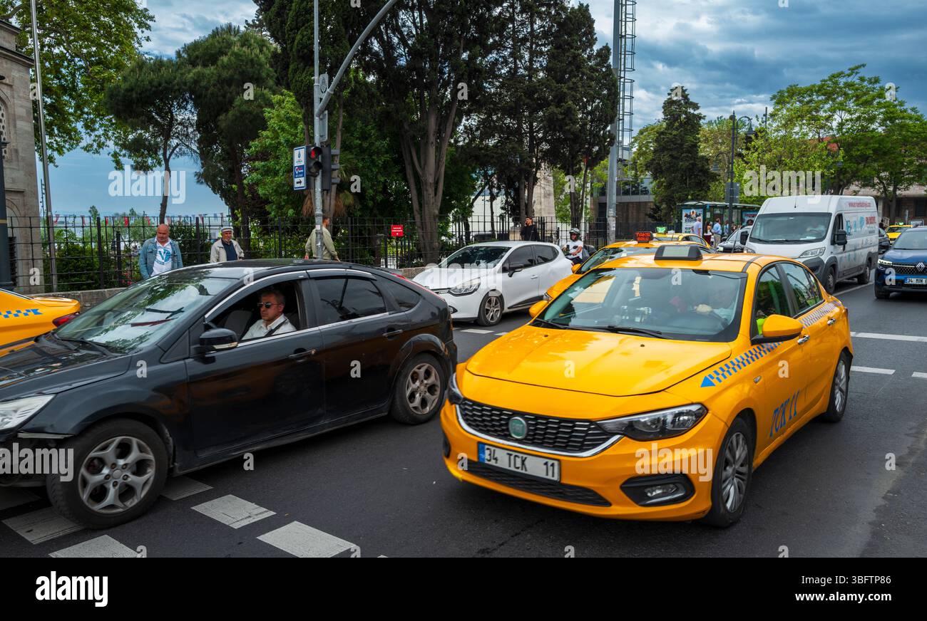 Istanbul traffic congestion hi-res stock photography and images - Alamy