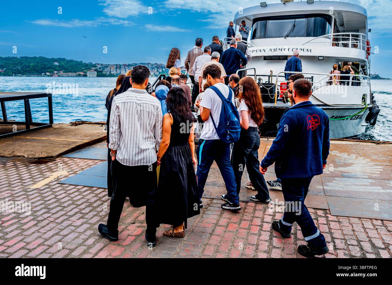 Embarking place hi-res stock photography and images - Alamy