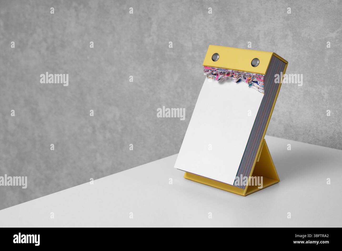 Day calendar pad cut out hi-res stock photography and images - Alamy