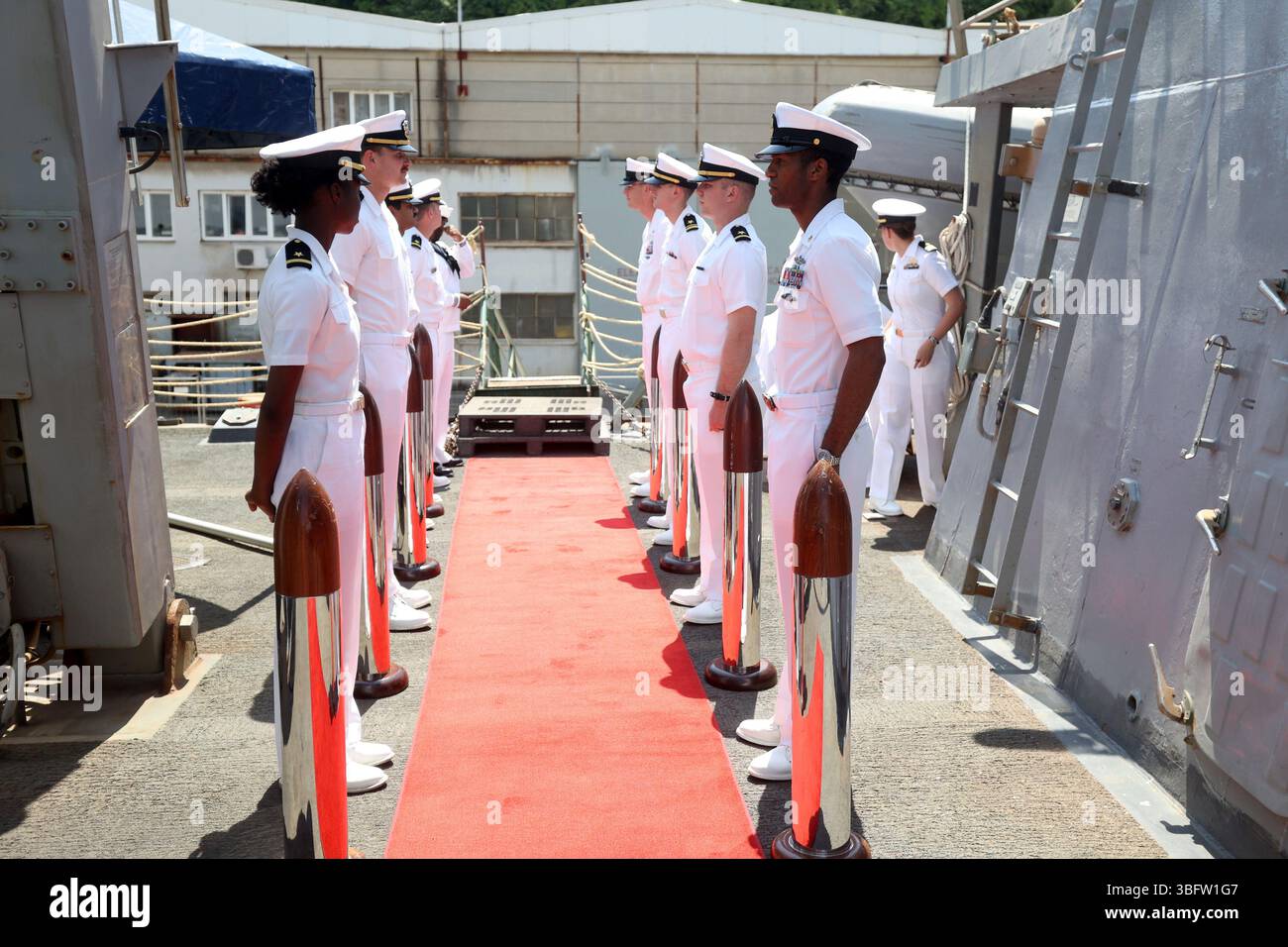 Media tour of the American destroyer USS Forrest Sherman at the Viktor ...