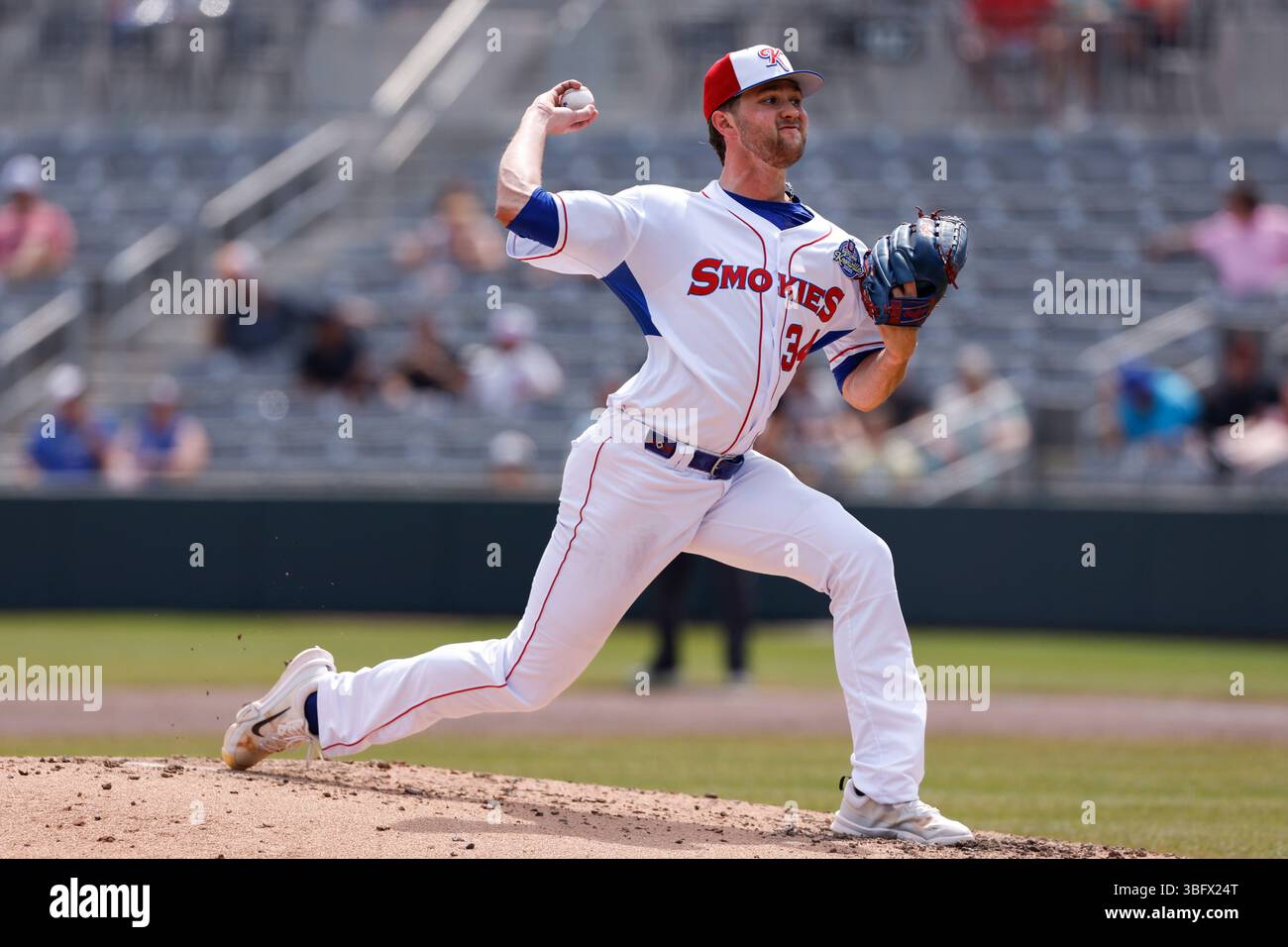 Knoxville Smokies starting pitcher Grant Kipp (34) in action against ...