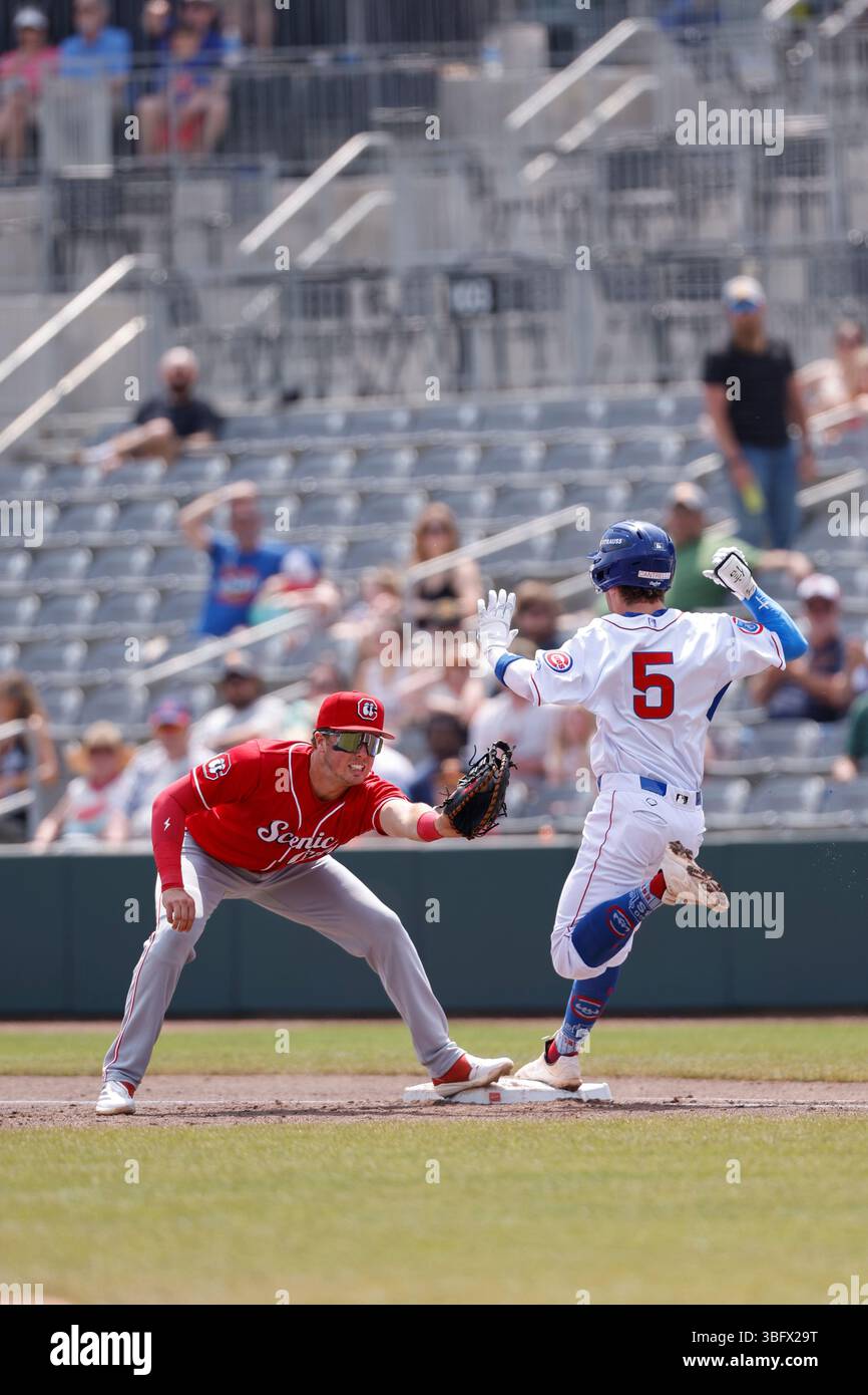 Chattanooga Lookouts first baseman Austin Callahan (34) receives a ...
