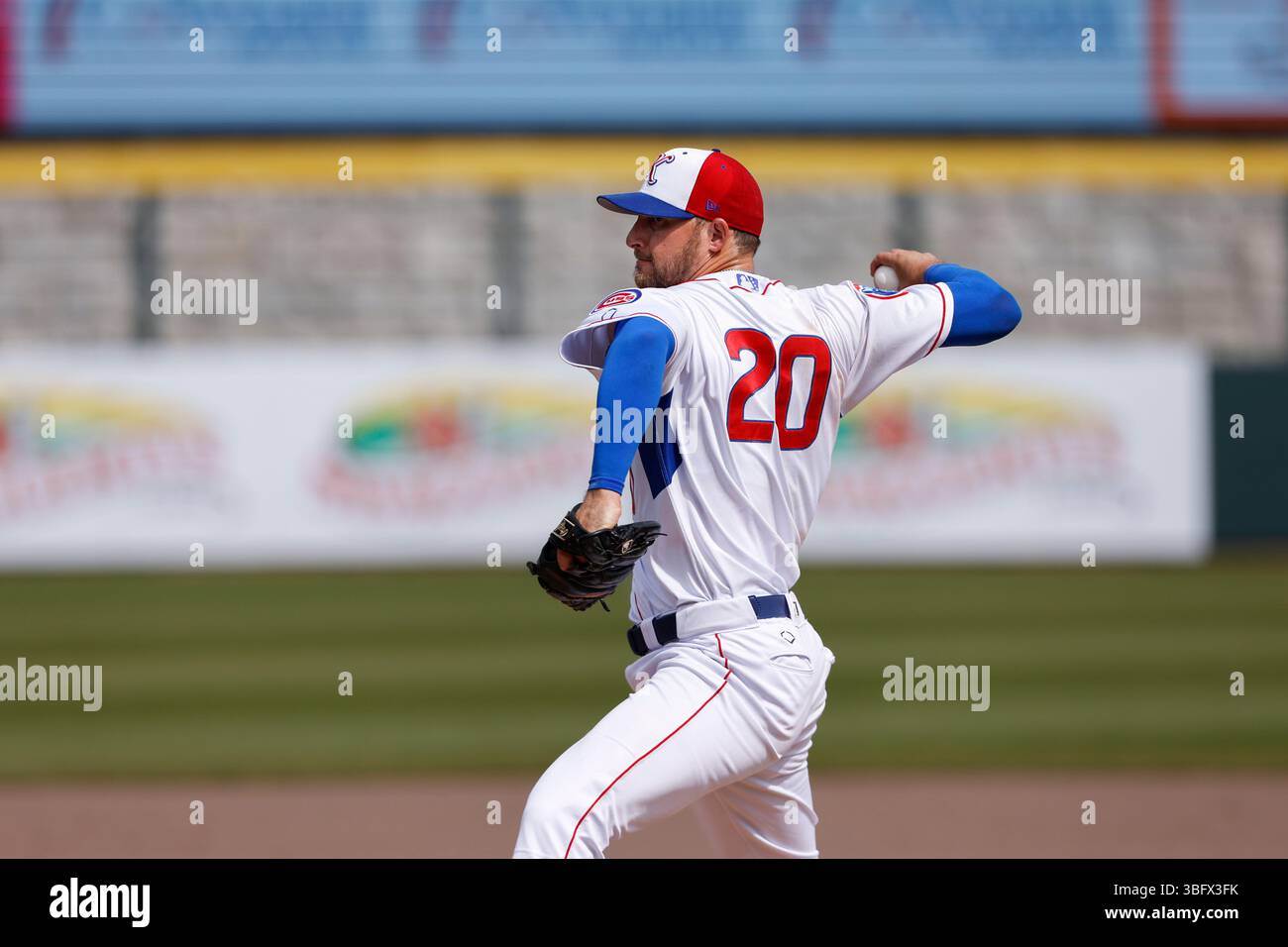 Knoxville Smokies relief pitcher A.J. Puckett (20) in action against ...