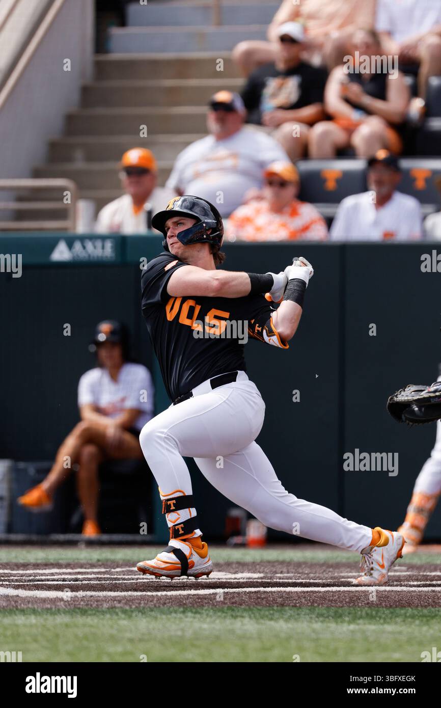 Tennessee Volunteers left fielder Levi Clark (30) at bat against the ...