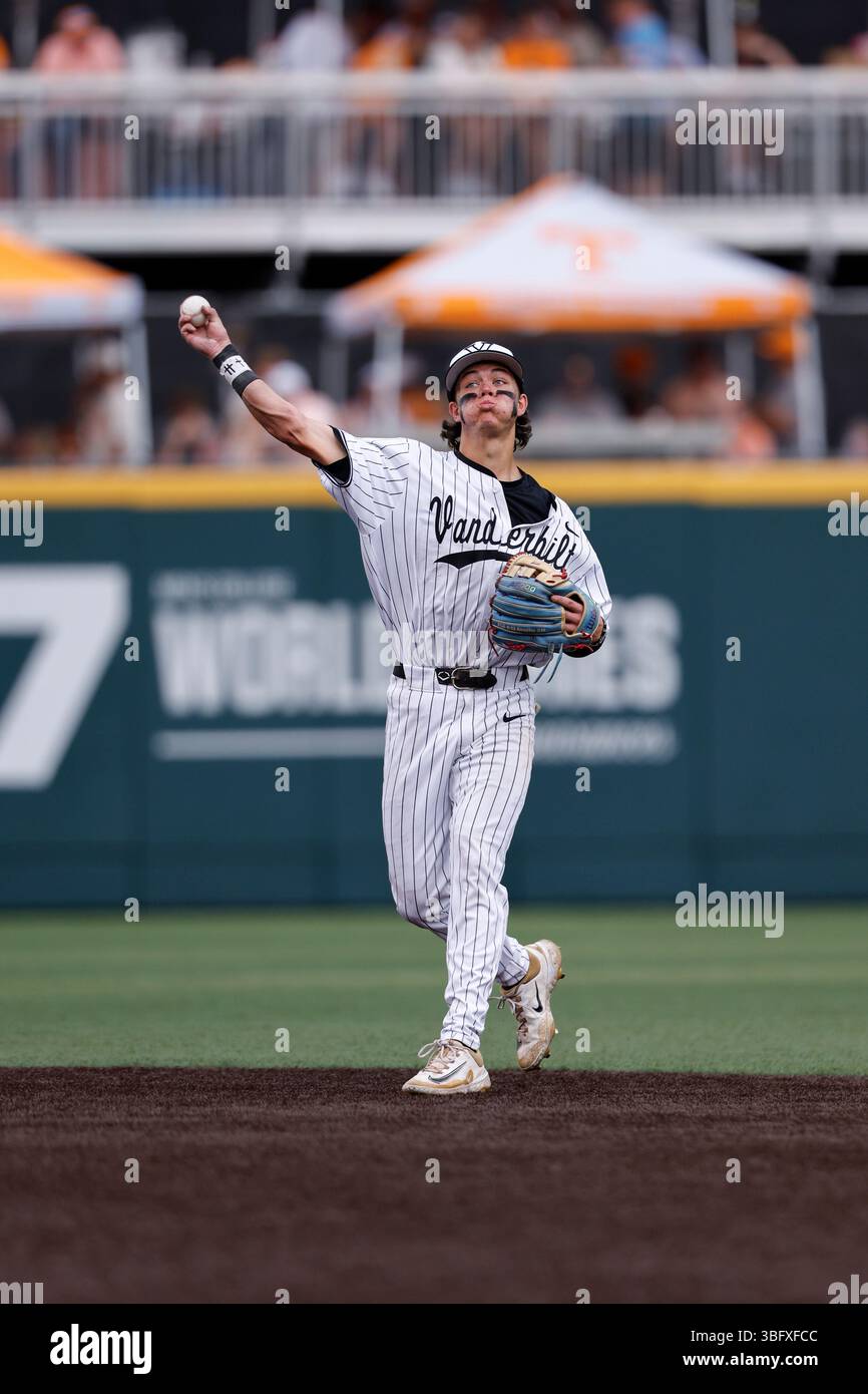 Vanderbilt Commodores second baseman Rustan Rigdon (19) on defense ...