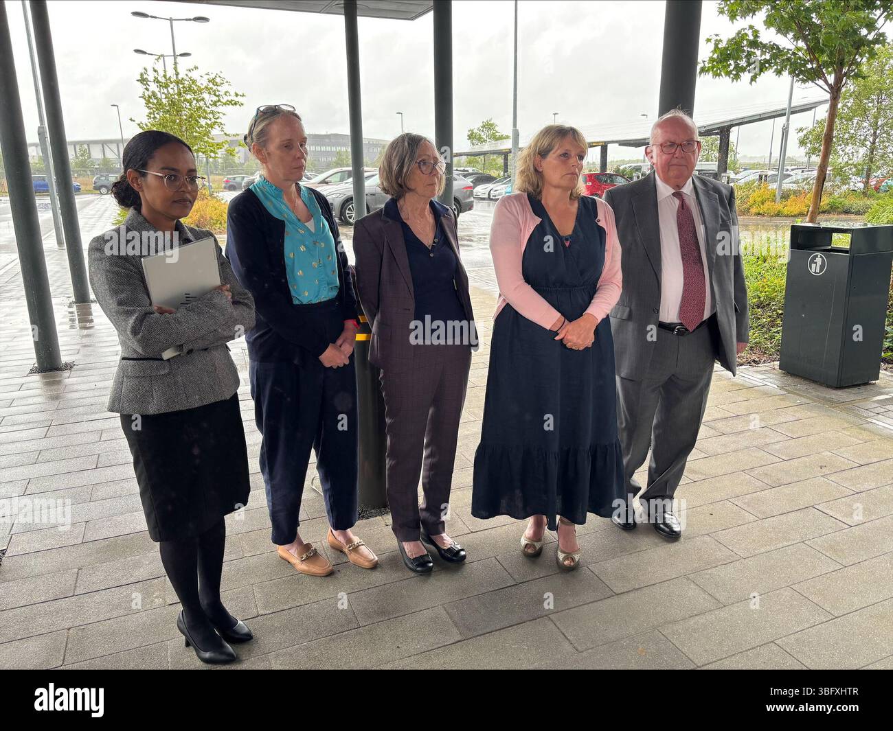 Stephen Chamberlain's widow Karen (2nd right) and father Grenville ...