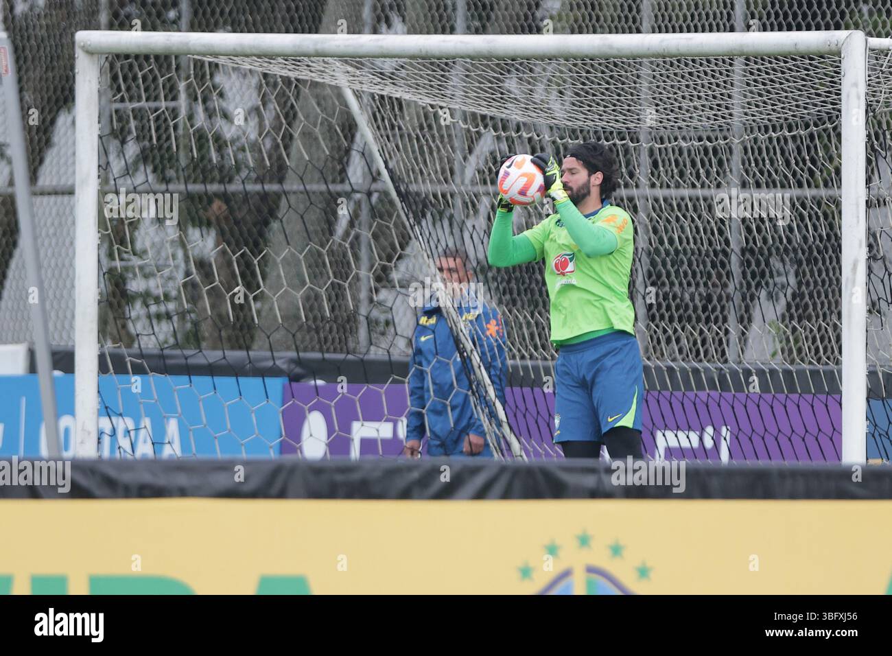 SP - SAO PAULO - 06/03/2025 - BRAZIL, TRAINING - Alisson Becker, player ...
