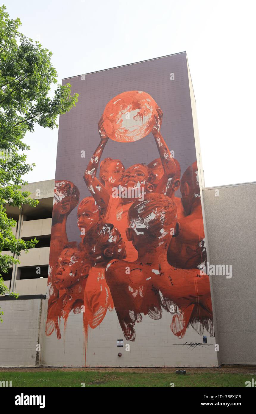 Citizen Mural by French artist Alexandre "Hopare" Monteiro in ...