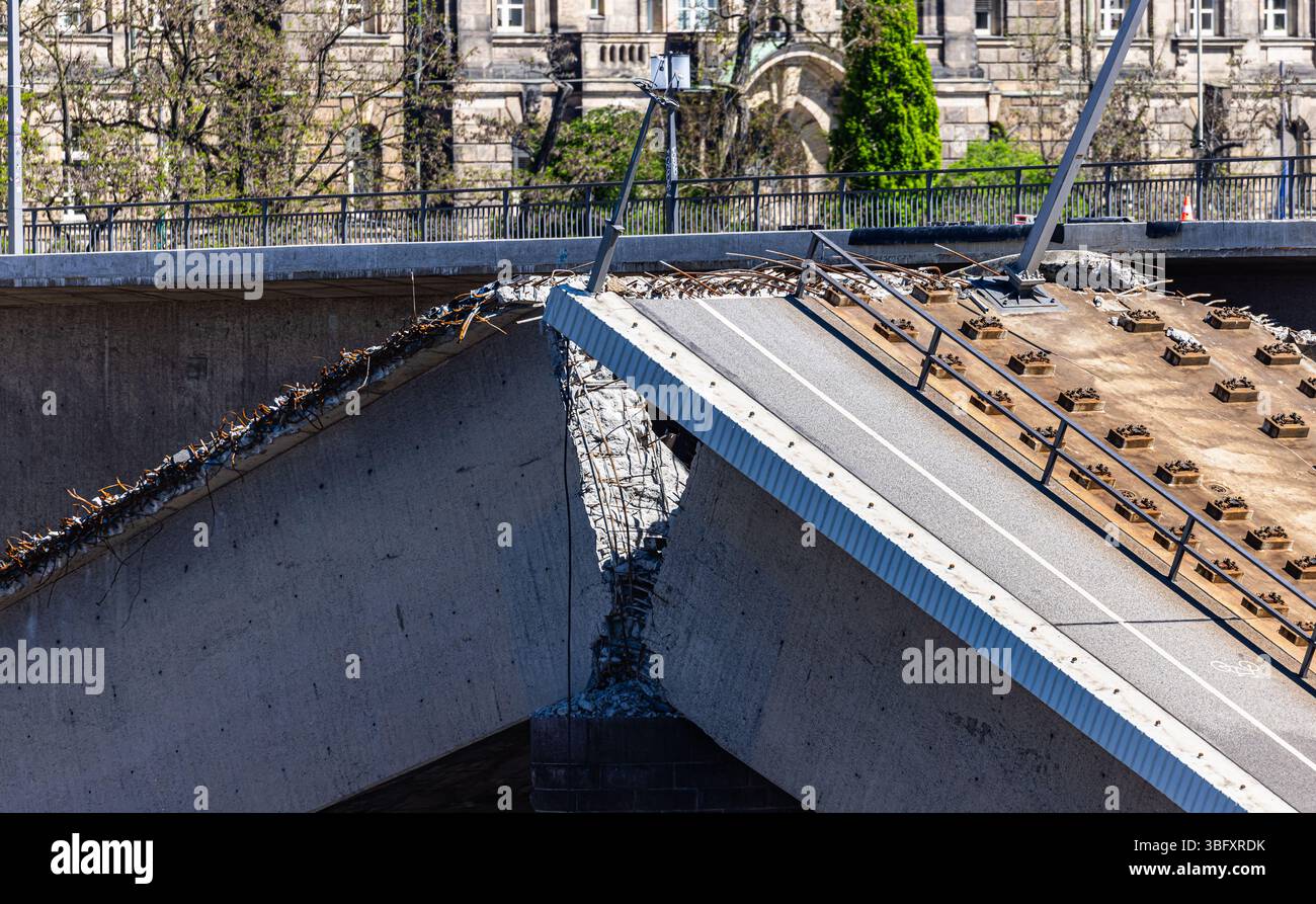 Dresden, Germany, 26th Apr 2025: On the rubble of the collapsed Carola ...