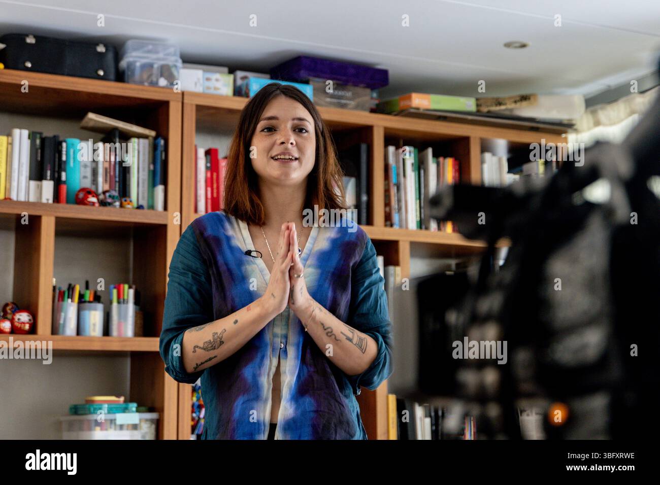 Singer and songwriter Angie Sanchez during an interview for Europa ...