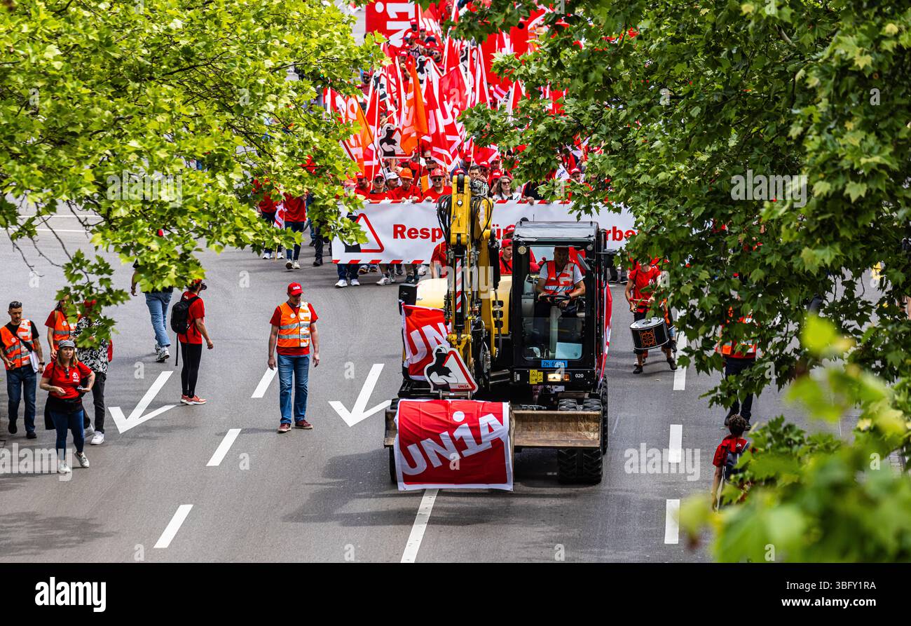 Zurich, Switzerland, 17th May 2025: Several hundred construction ...