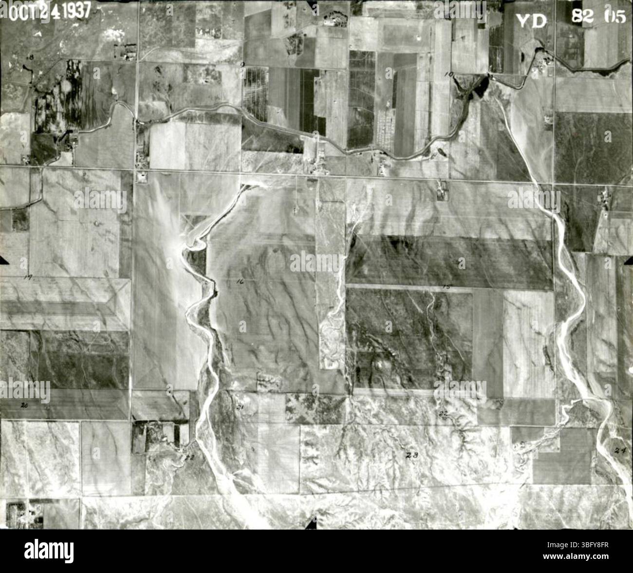YD 82-05 is a detailed topographic map at 1:20,000 scale showing ...