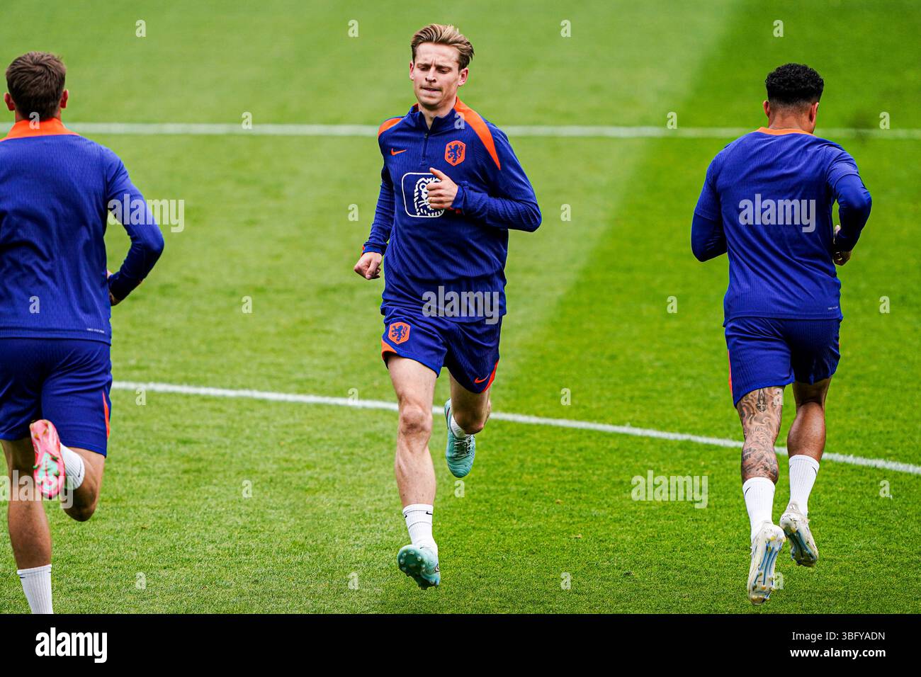 ZEIST, NETHERLANDS - JUNE 3: Frenkie de Jong of Netherlands running ...