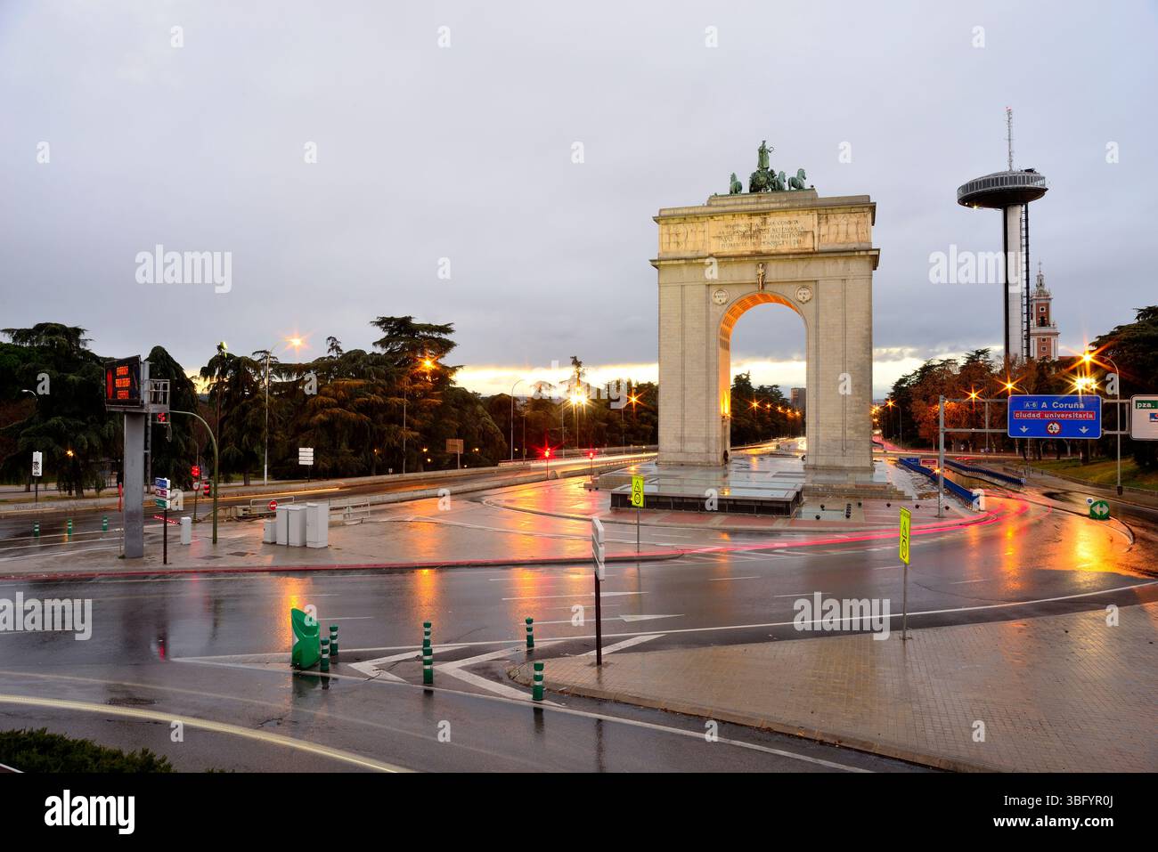 Arch of victory madrid hi-res stock photography and images - Alamy