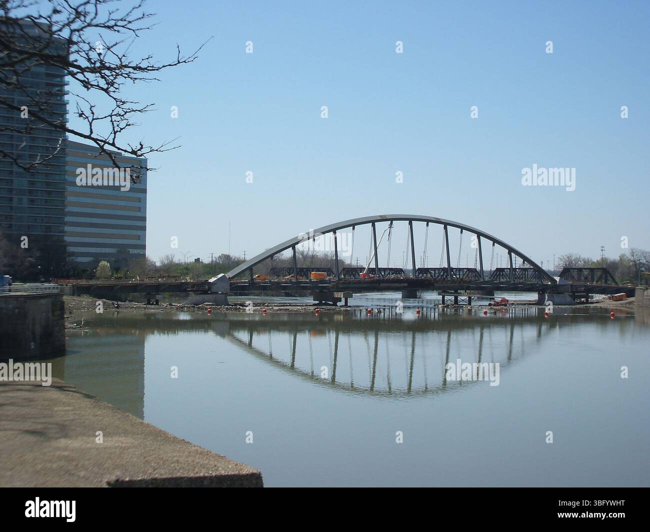 Main street inclined arch suspension bridge hi-res stock photography ...