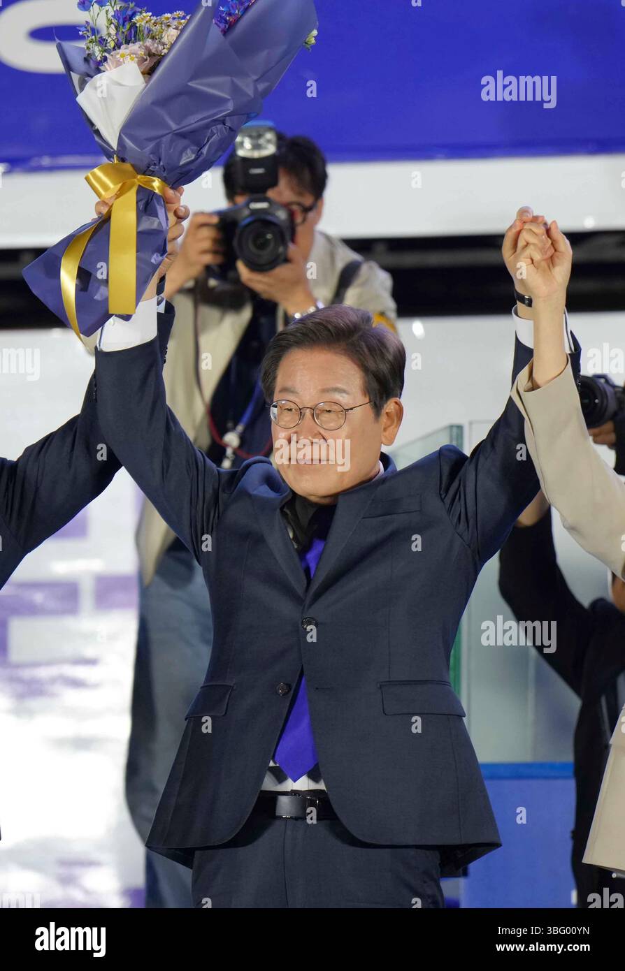 Lee Jae-myung, Democratic Party of Korea, celebrates after South Korean ...