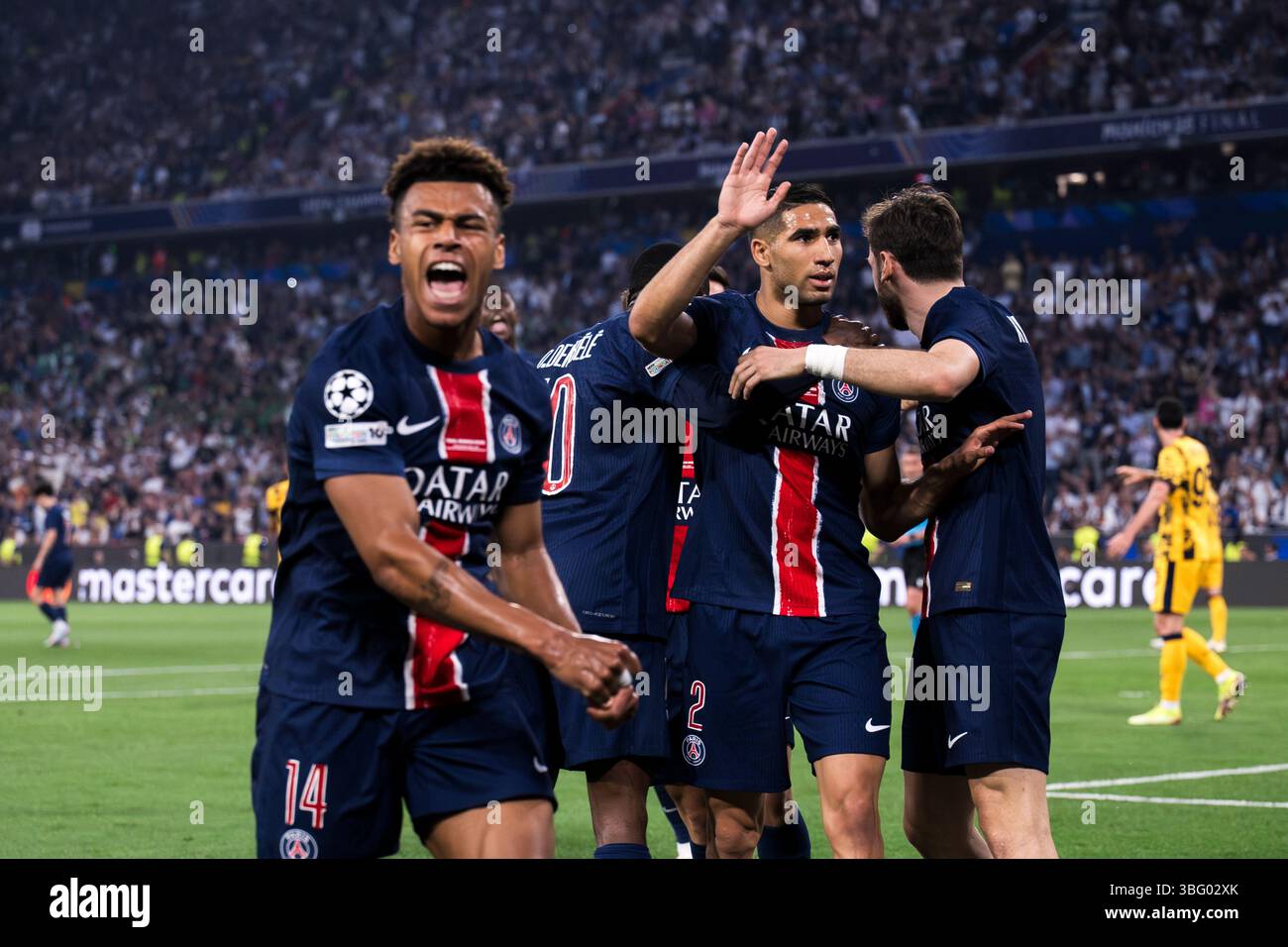 Achraf Hakimi of Paris Saint-Germain reacts after scoring the opening ...