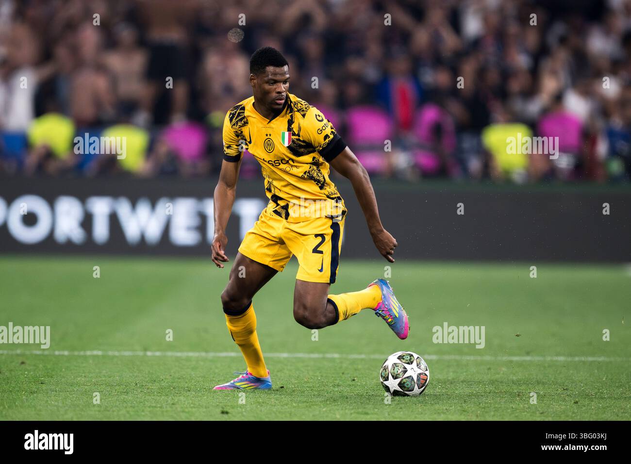 Denzel Dumfries of FC Internazionale in action during the UEFA Champions League final football ...