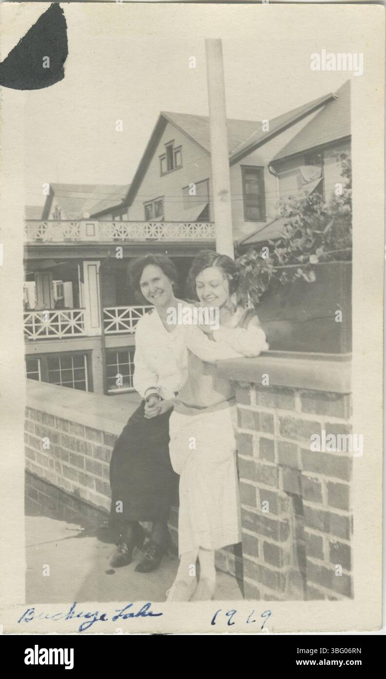 More images of people enjoying a day at Buckeye Lake in May 1919 ...