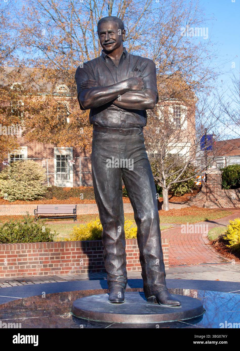 Bronze car hi-res stock photography and images - Alamy
