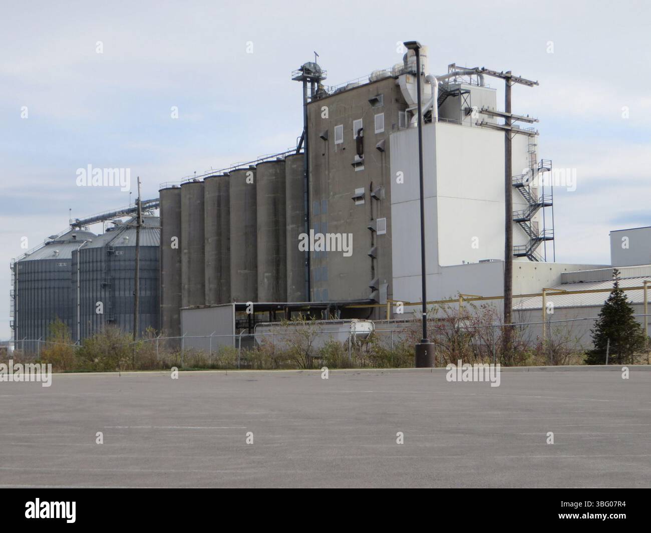 Photos of the ConAgra Flour Milling Company in Columbus, Ohio, show the ...