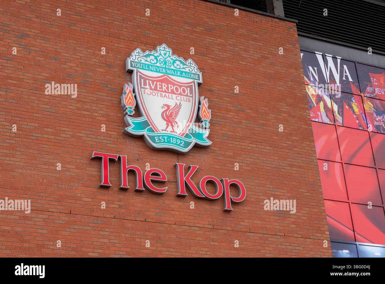 Liverpool fc badge hi-res stock photography and images - Alamy
