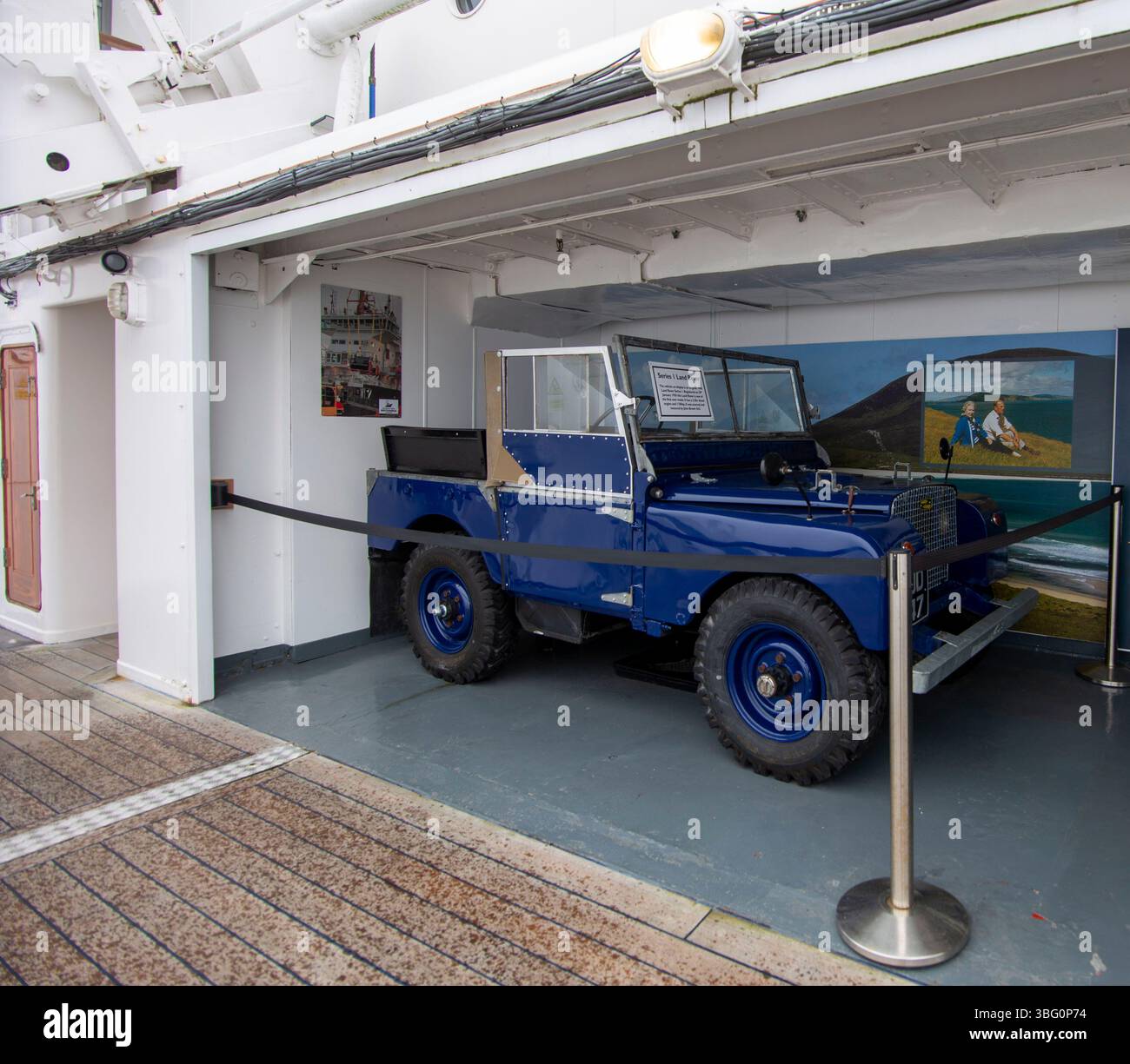 Series 1 land rover hi-res stock photography and images - Alamy