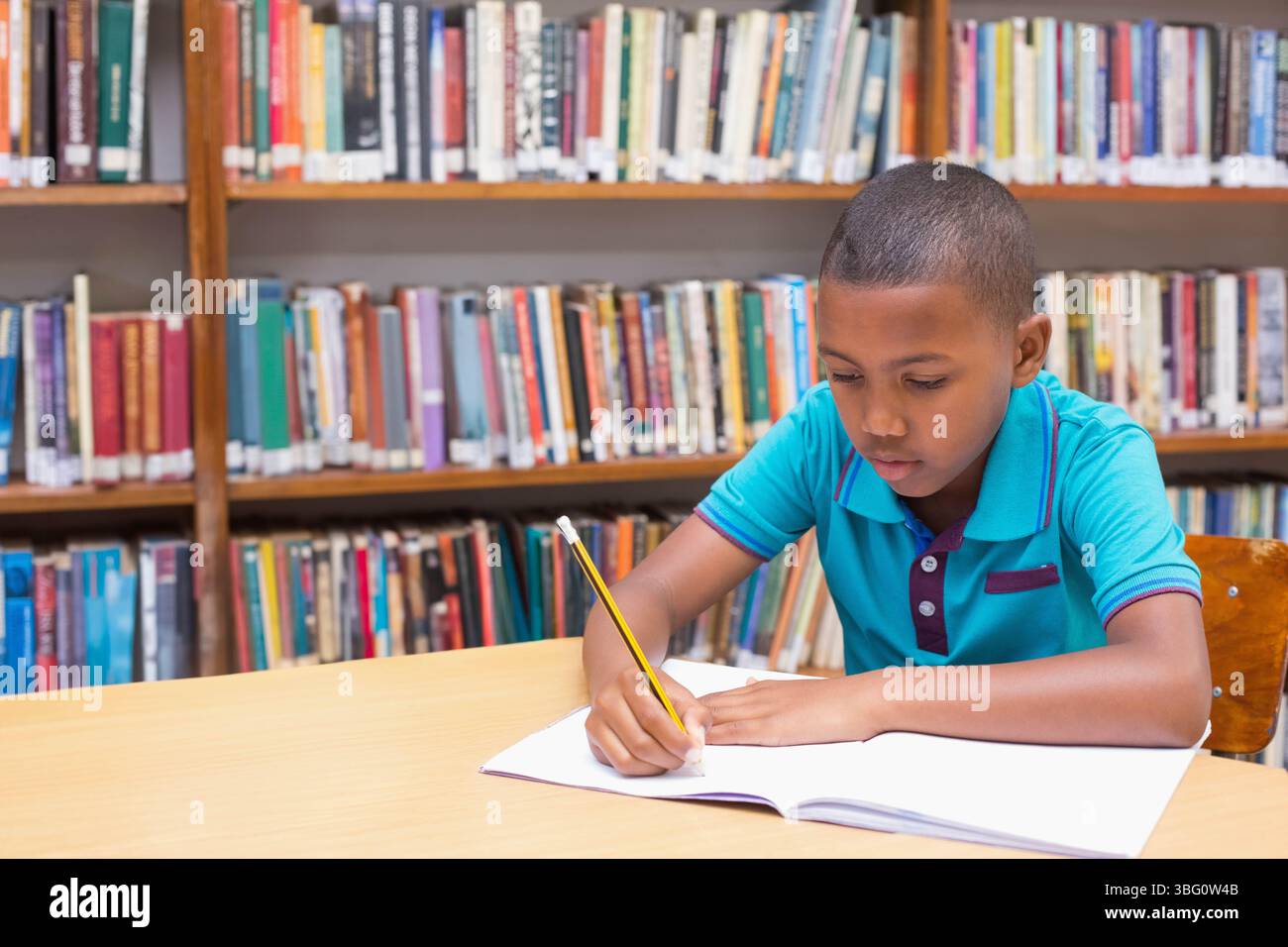 Elementary school library quiet hi-res stock photography and images - Alamy