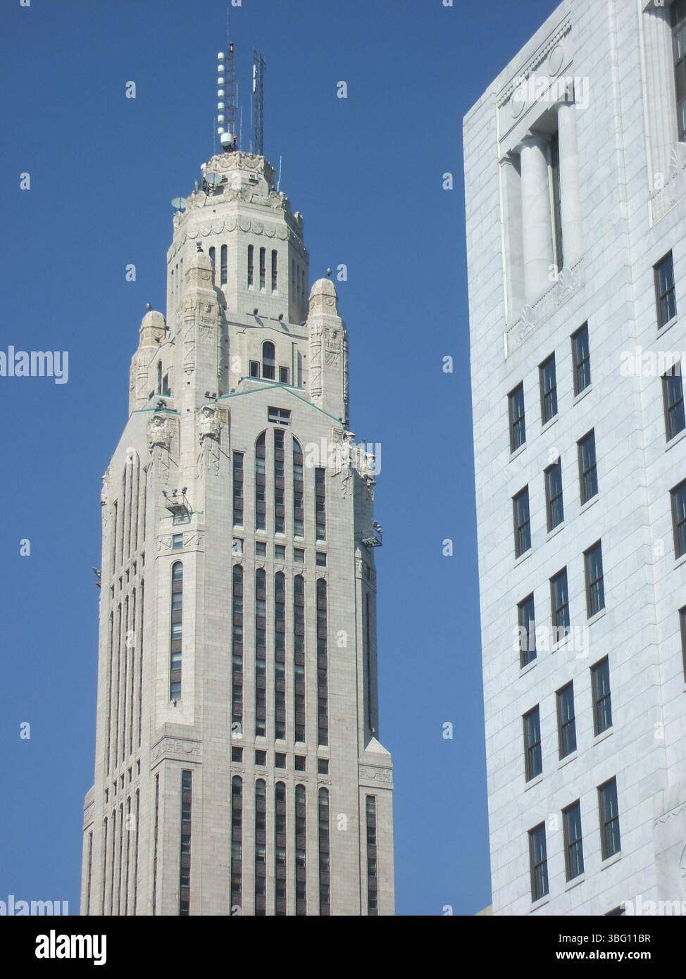 The LeVeque Tower in Columbus, Ohio, photographed on March 31, 2012 ...