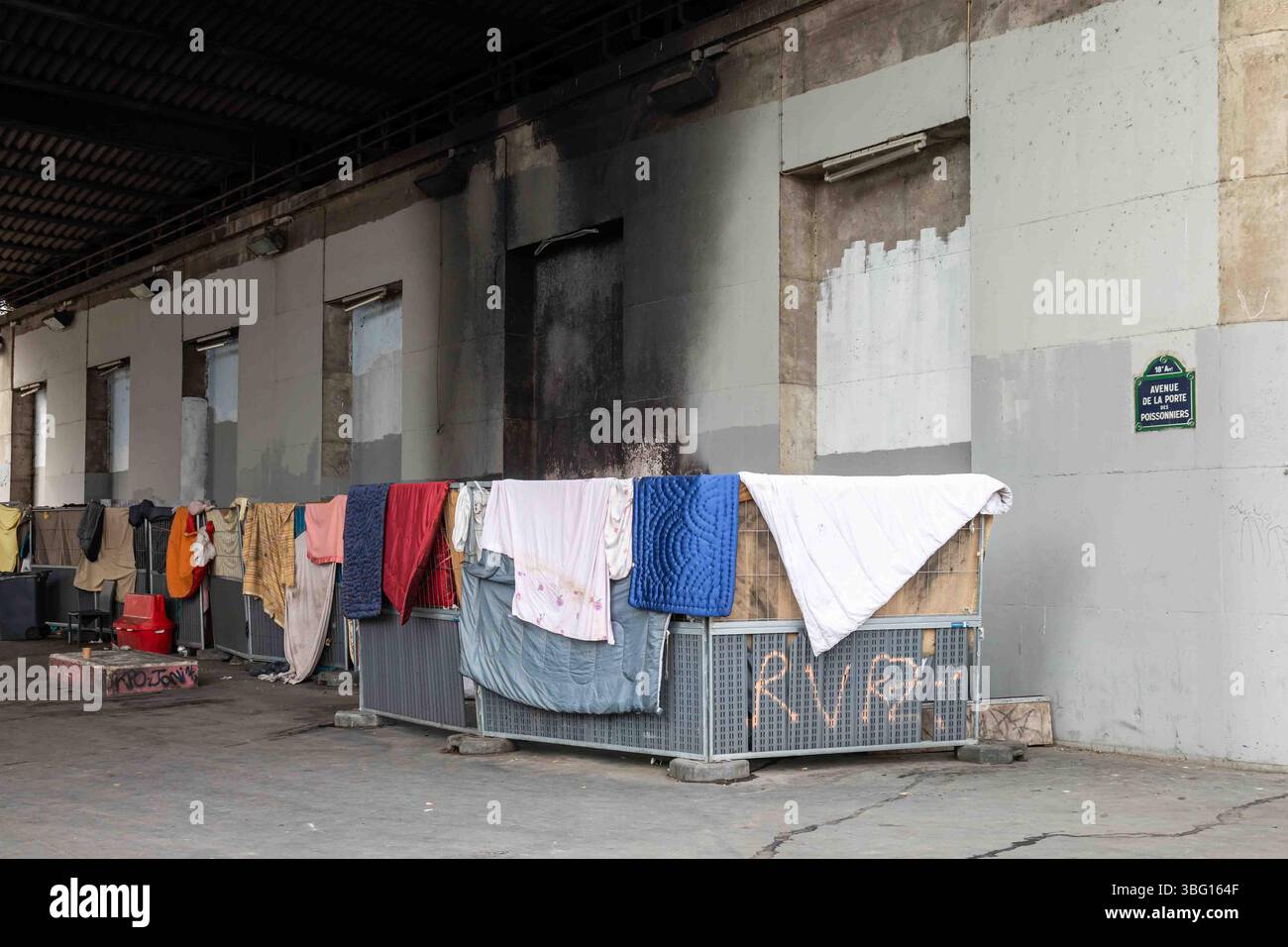 Homeless under bridge boulevard hi-res stock photography and images - Alamy
