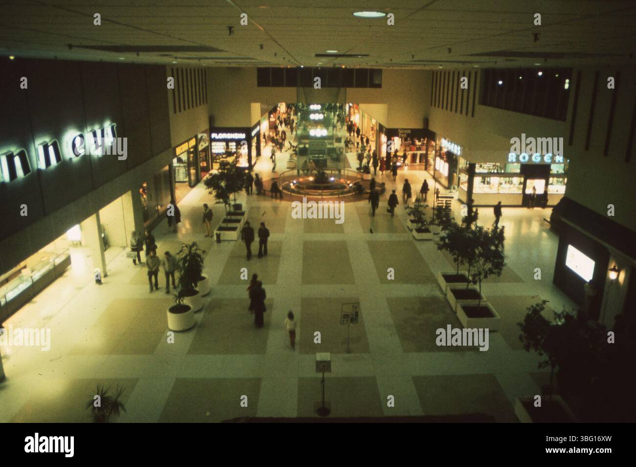 1960s shopping mall hi-res stock photography and images - Alamy