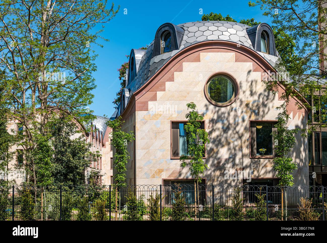Exteriror of The Gradel Quadrangles of new College by David Kohn ...