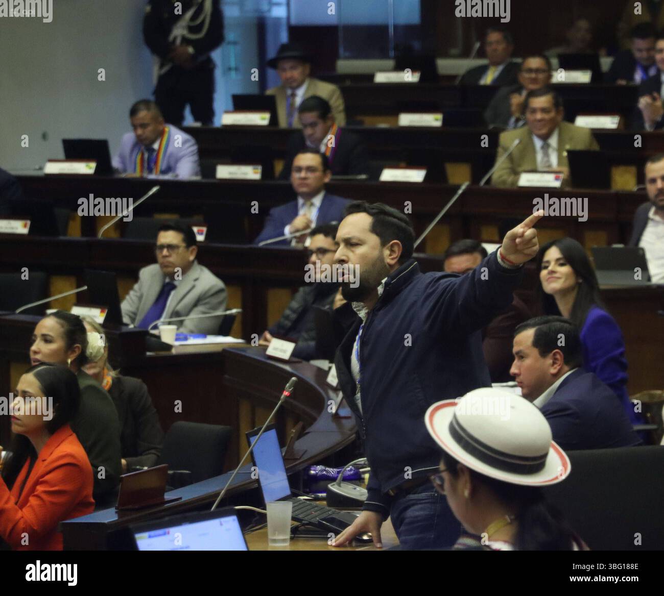 ASAMBLEA APPROVES INSTALLATION OF FOREIGN MILITARY Bases Quito, Tuesday ...