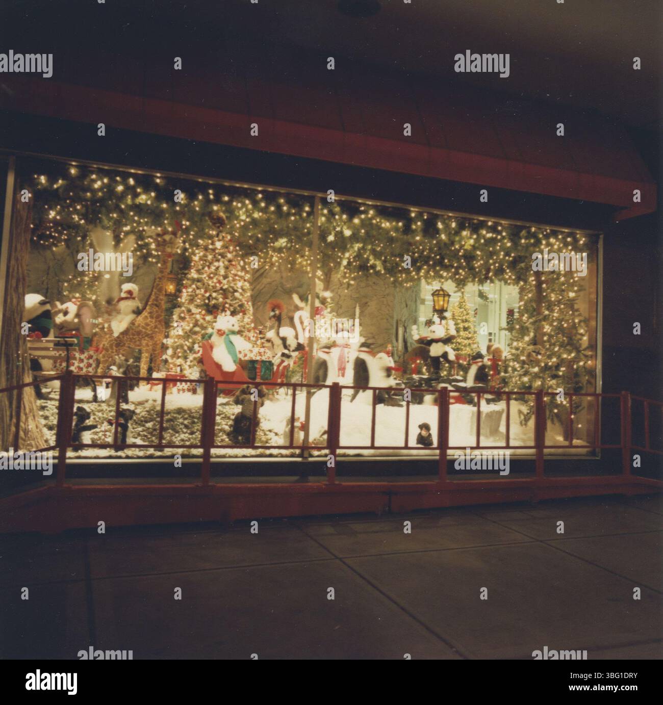 These photographs showcase the Christmas window display at the Lazarus ...