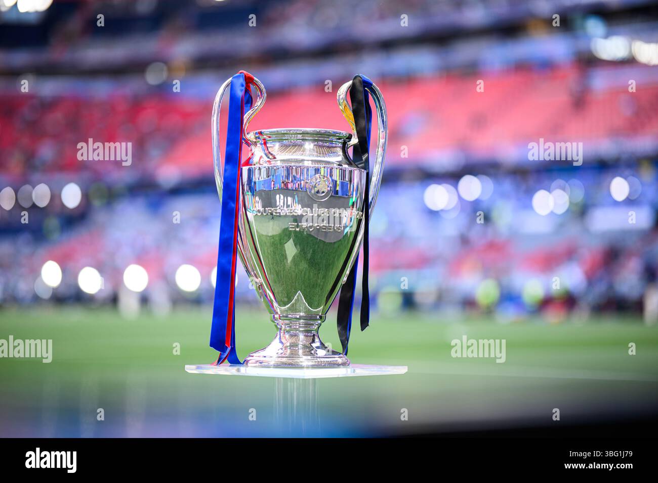 Champions league final psg inter hi-res stock photography and images ...