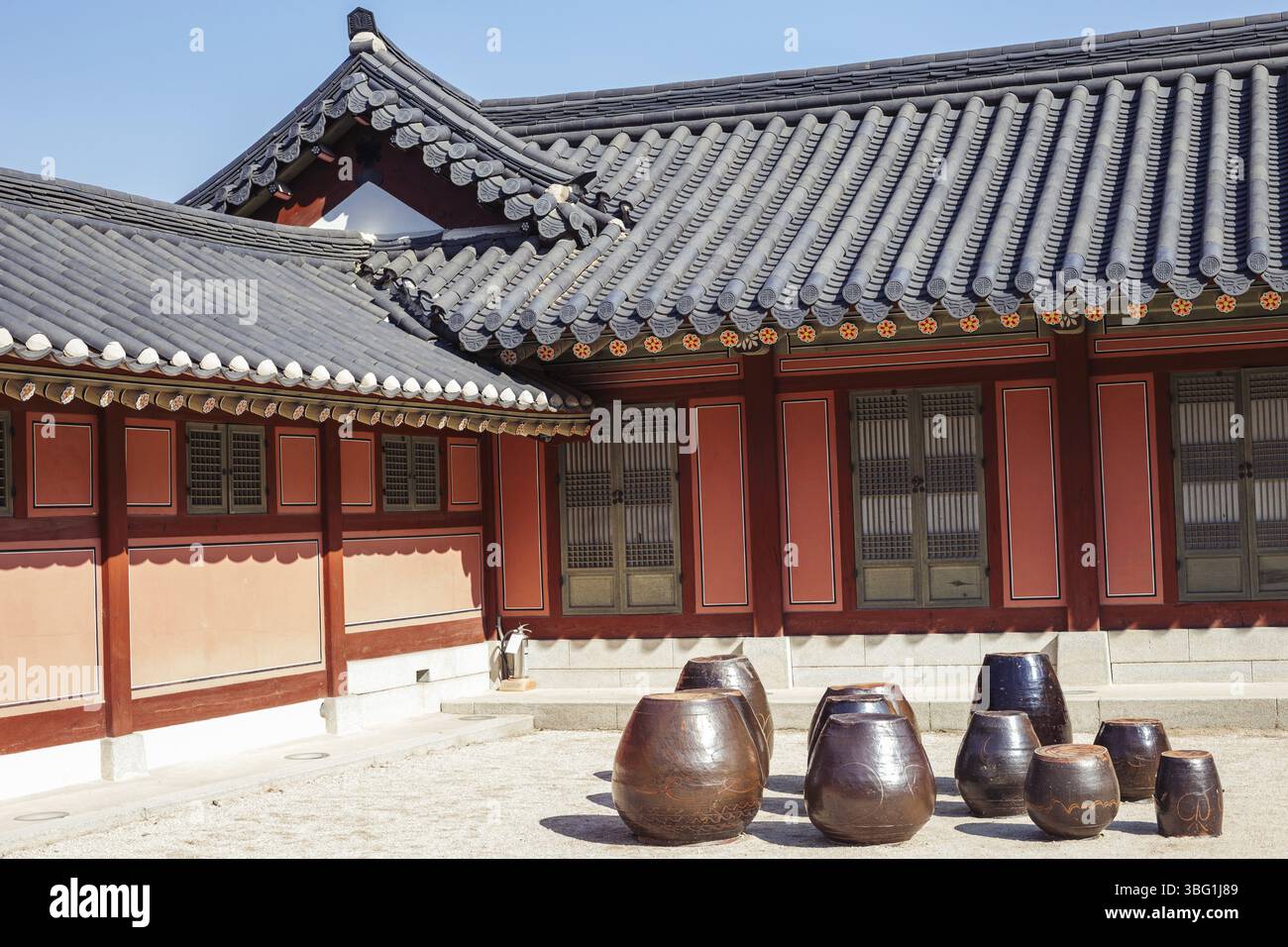 Jangdokdae, Jars and Korean traditional architecture in Korea Stock ...