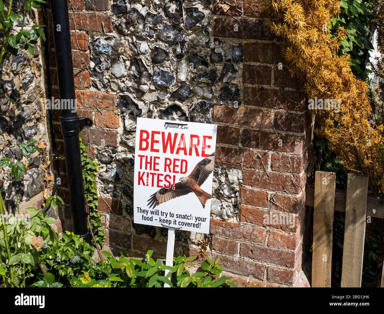 Beware of kites sign hi-res stock photography and images - Alamy
