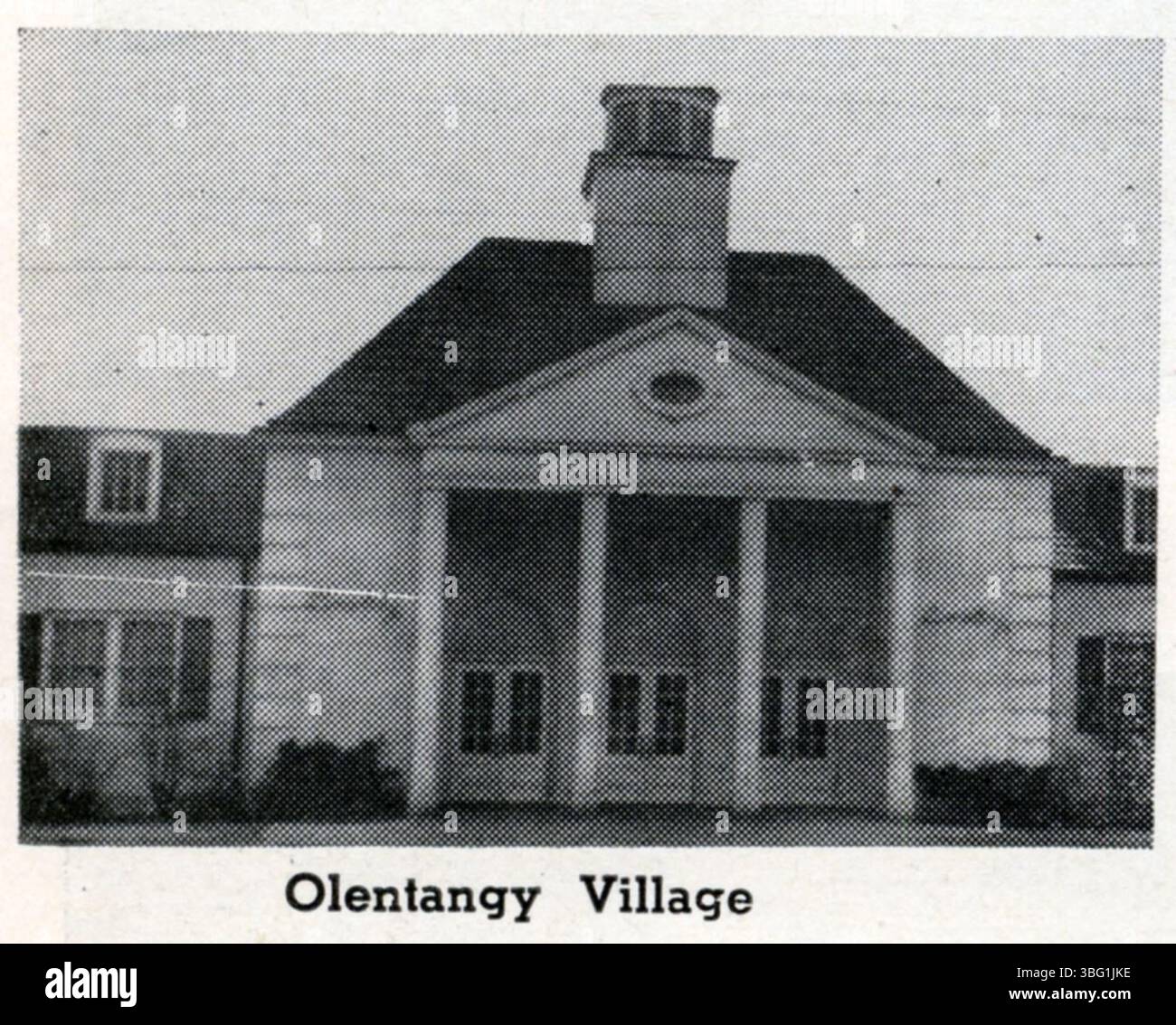 This 1945 image shows the entrance to Olentangy Village Bowling Center ...