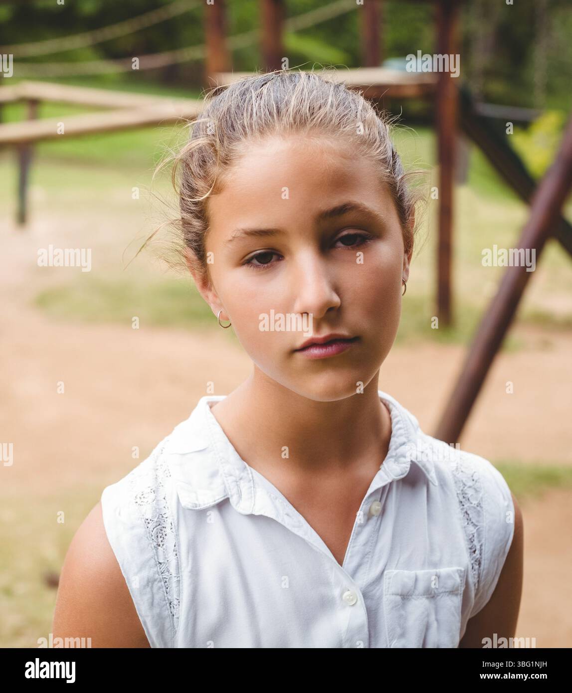 Preteen girl hi-res stock photography and images - Alamy