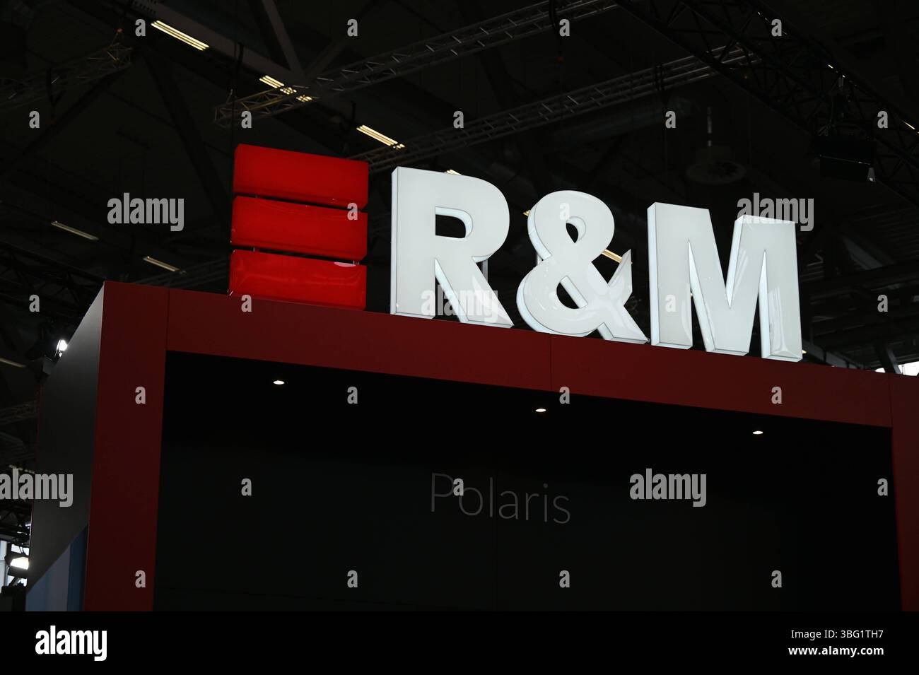 Logo und Schriftzug RM , Das schweizer Unternehmen R&M Reichle & De ...