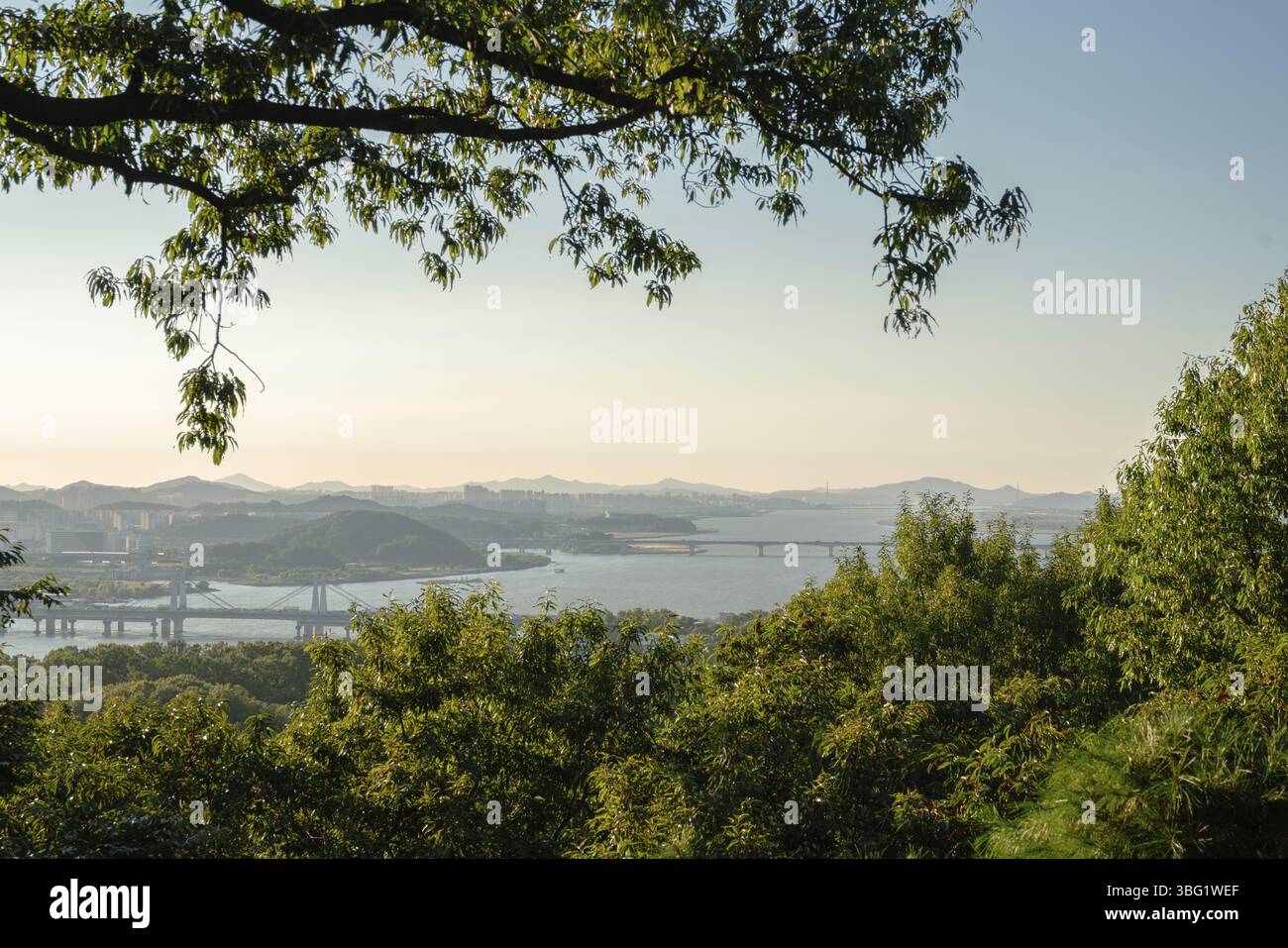 Panoramic view of Han river and Seoul city from Haengjusanseong ...