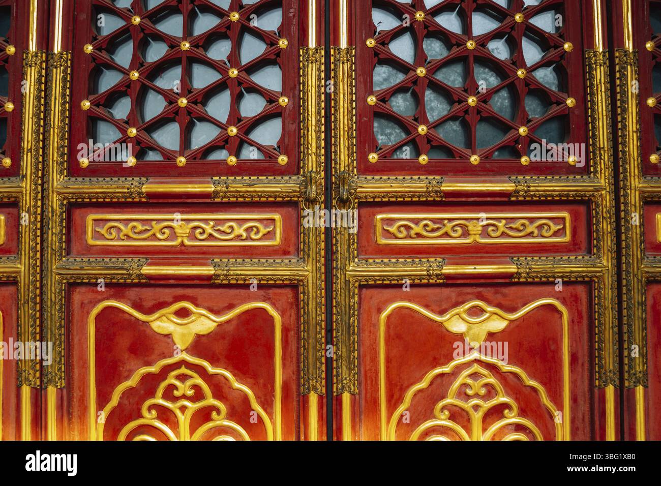 Chinese old traditional door in Beijing, China, Asia Stock Photo - Alamy