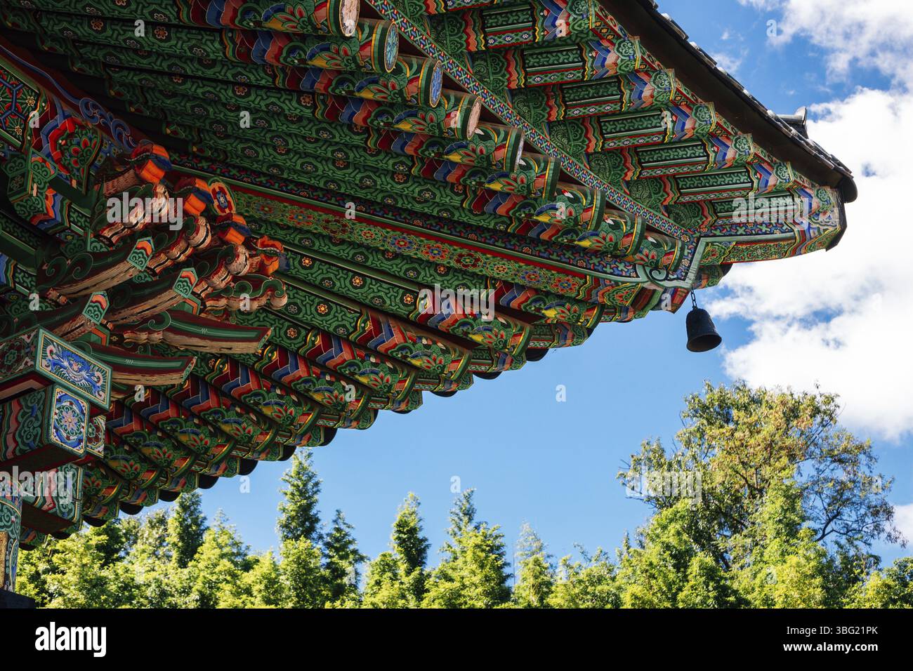 Korean old temple, Korean traditional roof eaves Stock Photo - Alamy