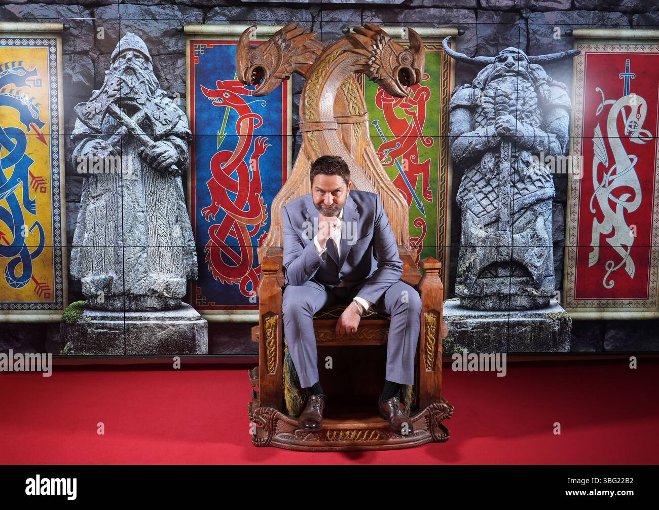 Gerard Butler attending a photocall for How to Train Your Dragon at ...