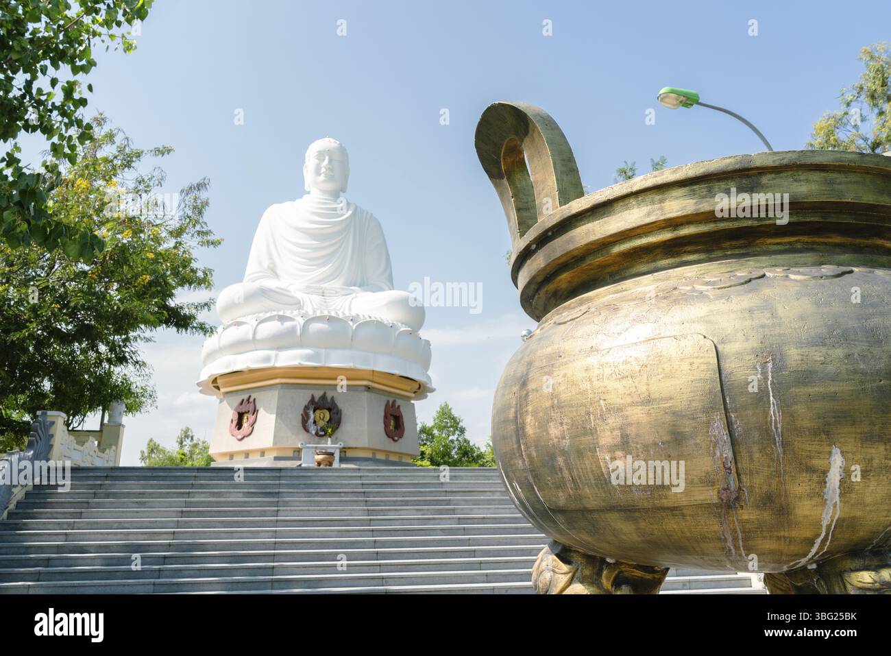 Chua Long Son Pagoda temple buddha statue in Nha Trang, Vietnam, Asia ...