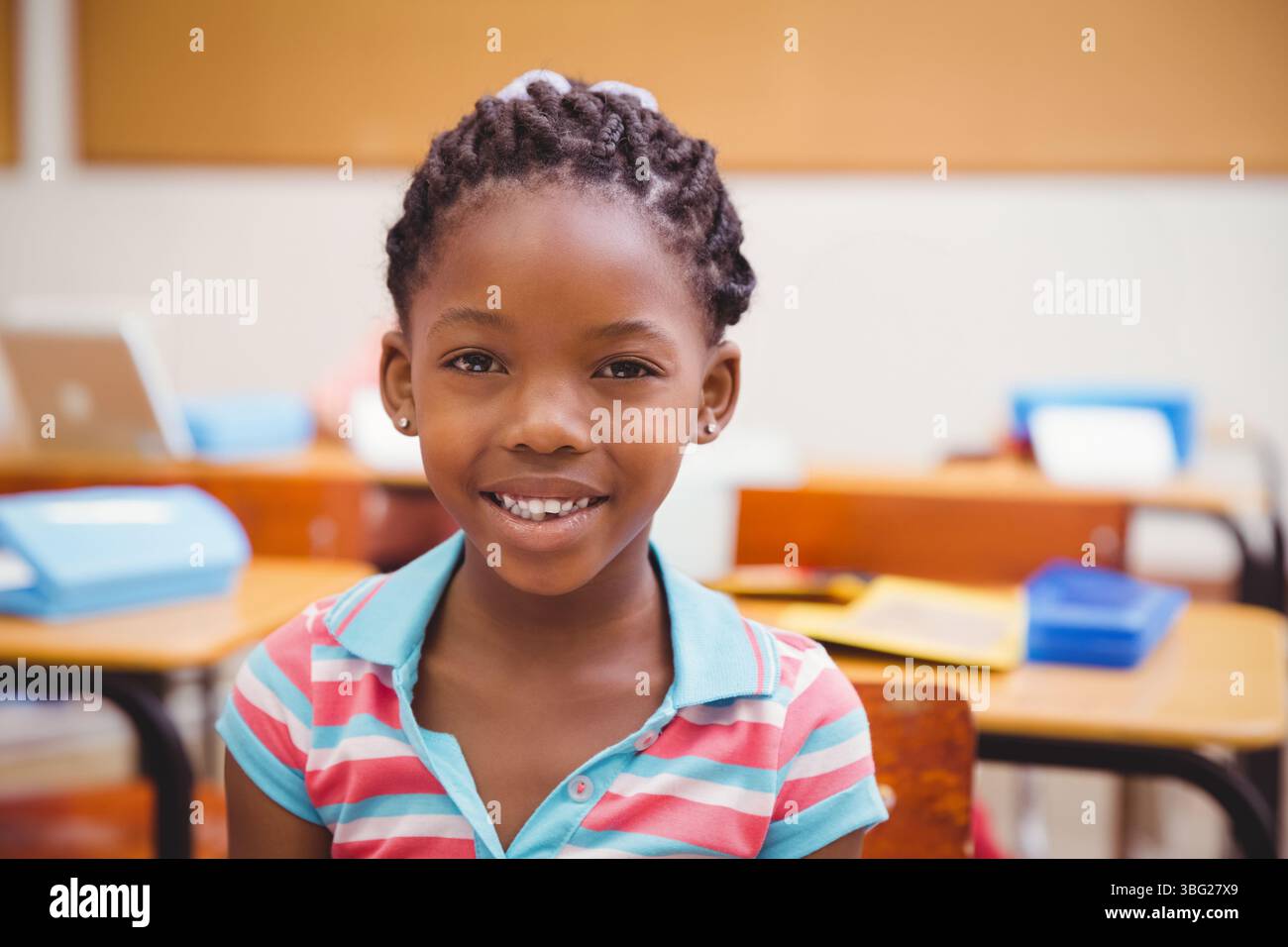 African student folder girl hi-res stock photography and images - Alamy