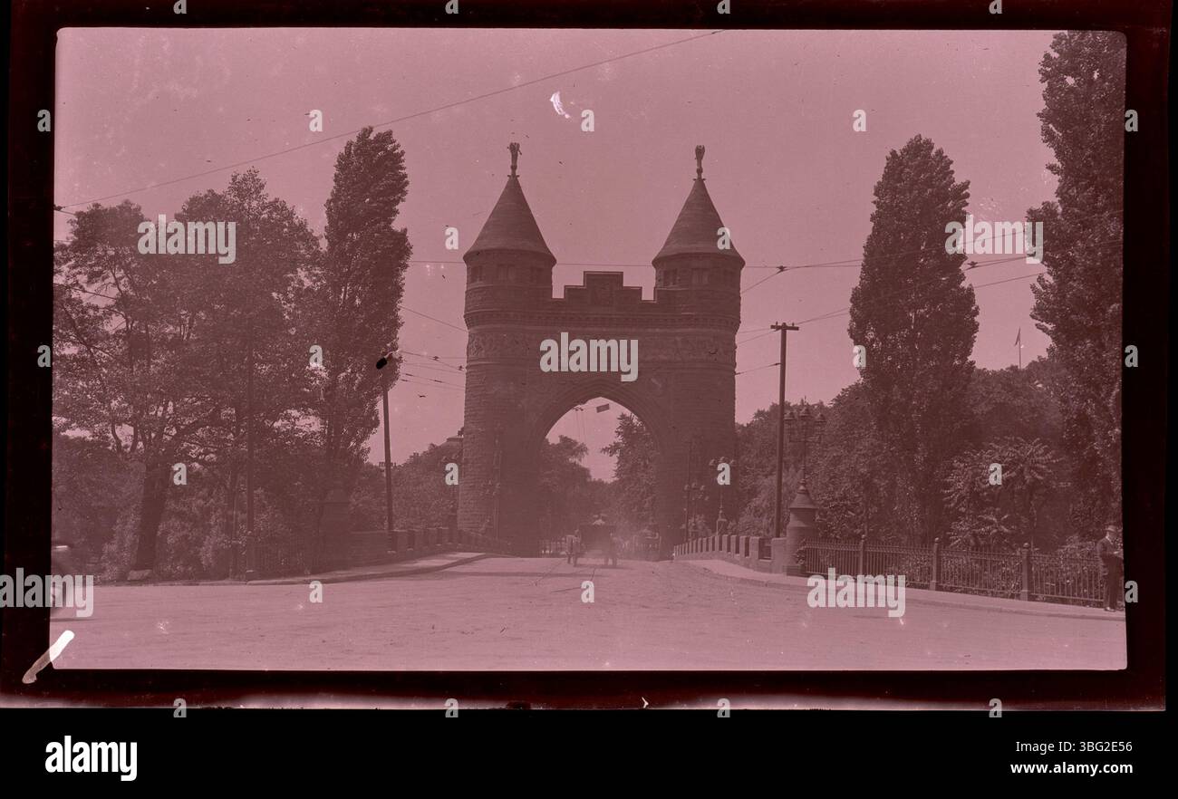 The Soldiers and Sailors Memorial Arch in Bushnell Park, Hartford ...