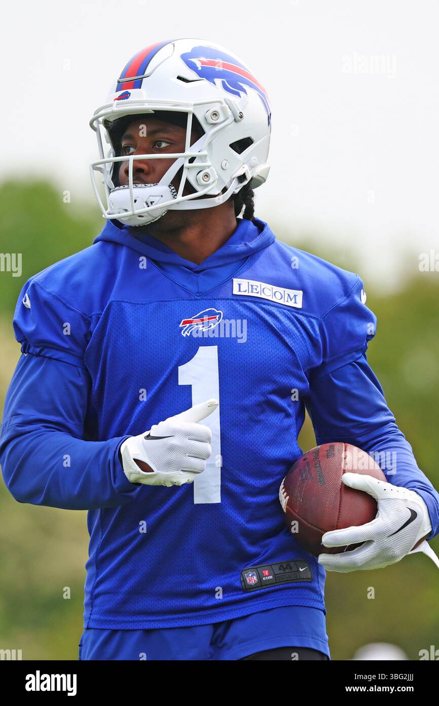 Buffalo Bills wide receiver Curtis Samuel (1) runs a drill during NFL ...