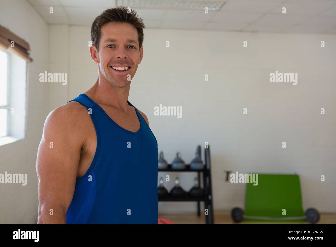 Broad physique hi-res stock photography and images - Alamy